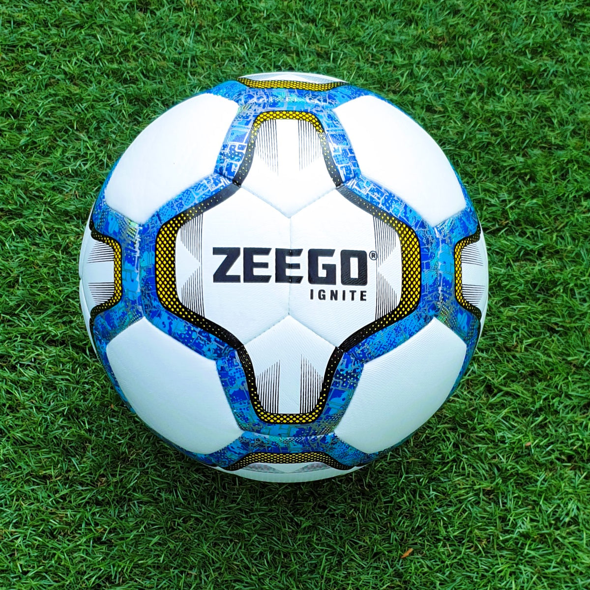 ZEEGO IGNITE FOOTBALLS – Zeego